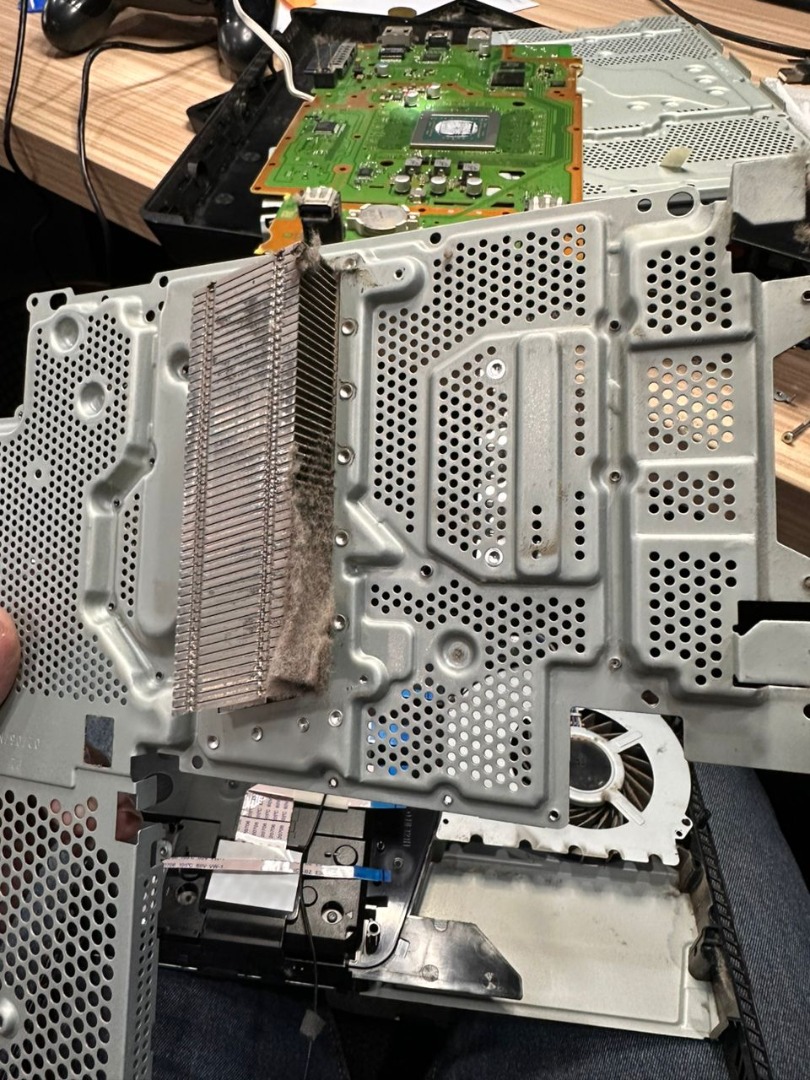 PS4 FULL SERVICE THERMAL PASTE REPLACEMENT & DEEP CLEANING, Video ...