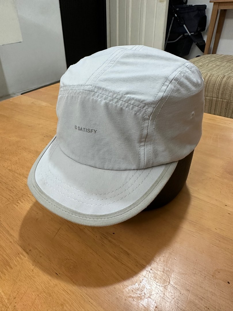 Satisfy Running PeaceShell Trail Cap in Chalk, Men's Fashion, Watches & Accessories, Caps & Hats ...