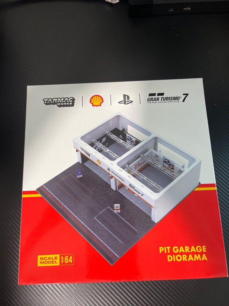 Shell x Tarmac Works x Gran Turismo 7 pit garage diorama, Hobbies ...