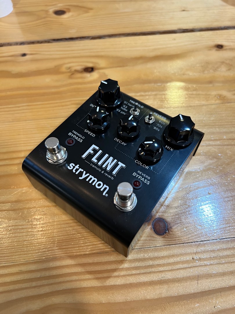 Strymon Flint Reverb and Tremolo V1 Midnight Edition, Hobbies & Toys ...