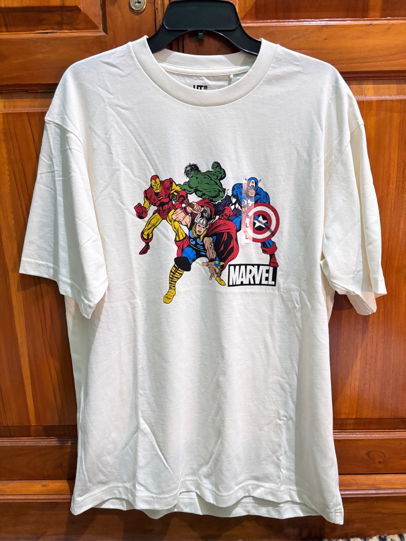 Uniqlo x marvel new ori, Fesyen Pria, Pakaian , Atasan di Carousell
