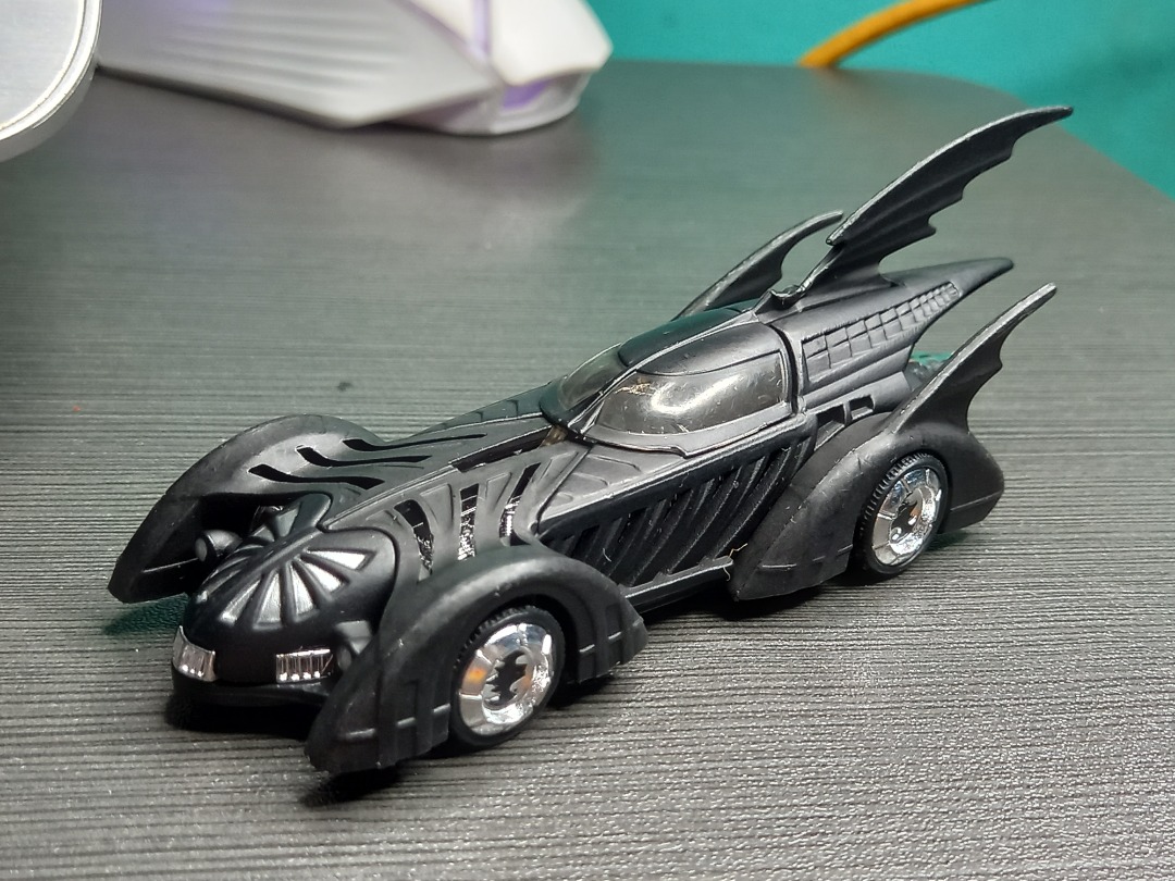 Batman Forever Batmobile X4036 2011 Mattel Hot Wheels Diecast Toy car ...