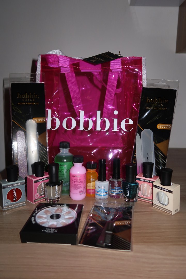 Bobbie Nails Full Set + Totebag, Beauty & Personal Care, Hands & Nails ...