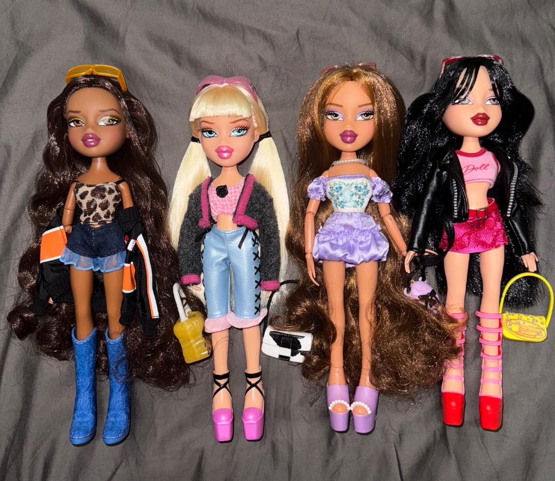 (SET) Bratz Goin Out Cloe , Sasha , Yasmin and Jade Barbie doll ...