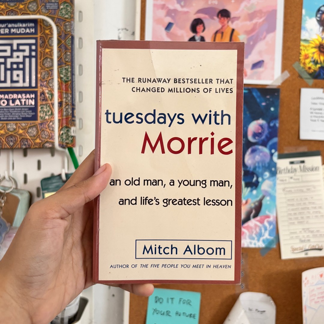Buku Tuesday With Morrie | English Book, Buku & Alat Tulis, Buku di ...