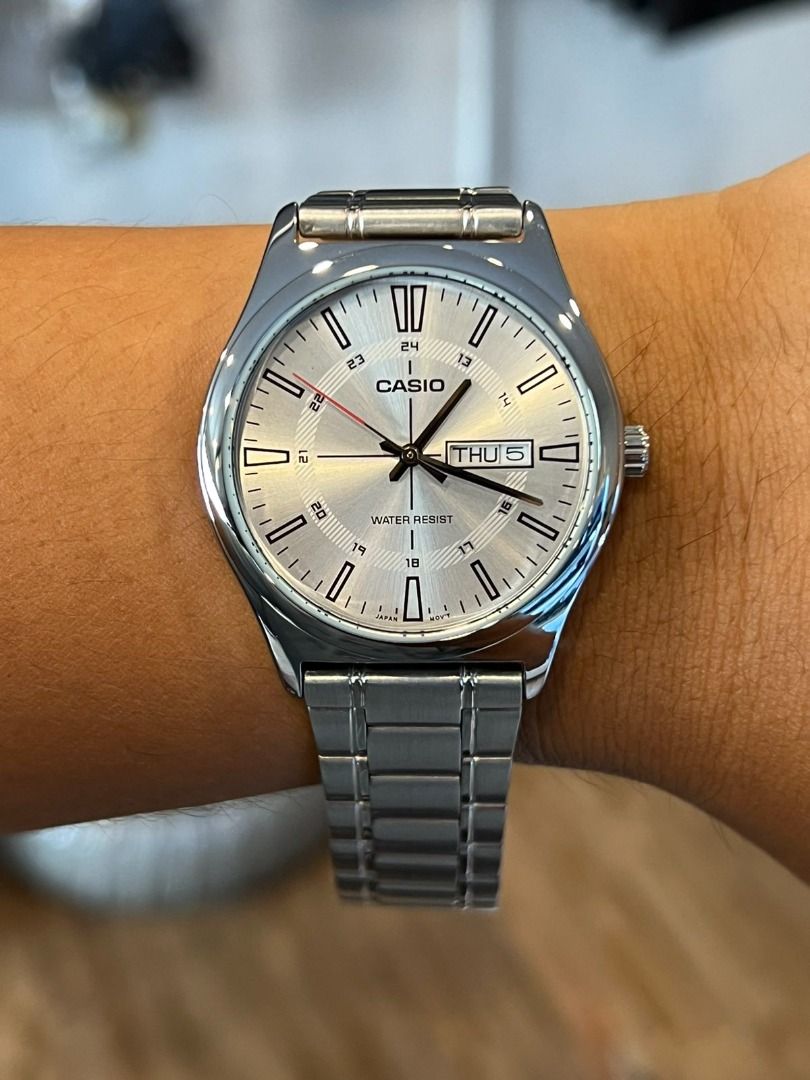 FREE SHIPPING!! ORIGINAL CASIO ANALOG SILVER DIAL WITH DATE-DAY DISPLAY ...