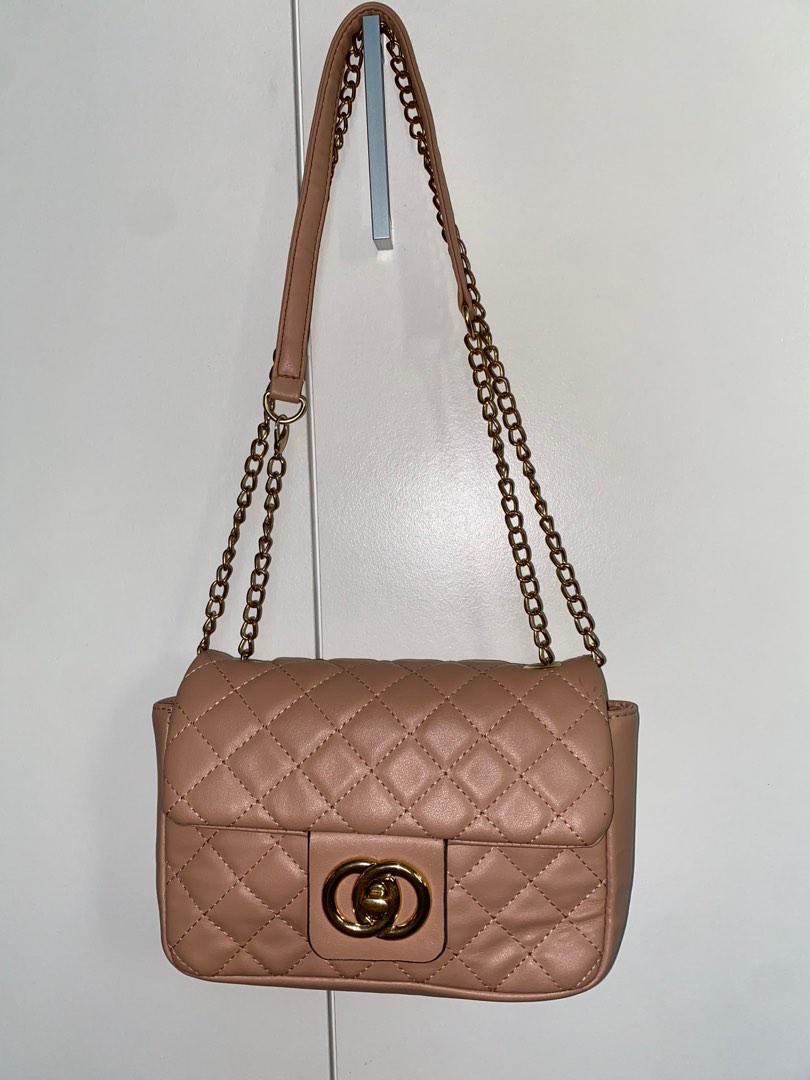 Handbeg, Women's Fashion, Bags & Wallets, Purses & Pouches on Carousell