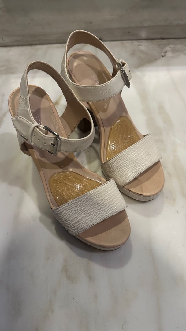 High Heels Putih, Fesyen Wanita, Sepatu di Carousell