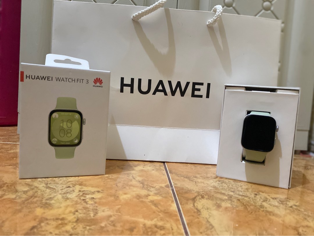 HUAWEI FIT 3, Fesyen Wanita, Jam Tangan di Carousell