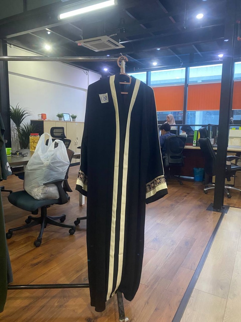 JUBAH HITAM BERCORAK PUTIH, Women's Fashion, Dresses & Sets ...