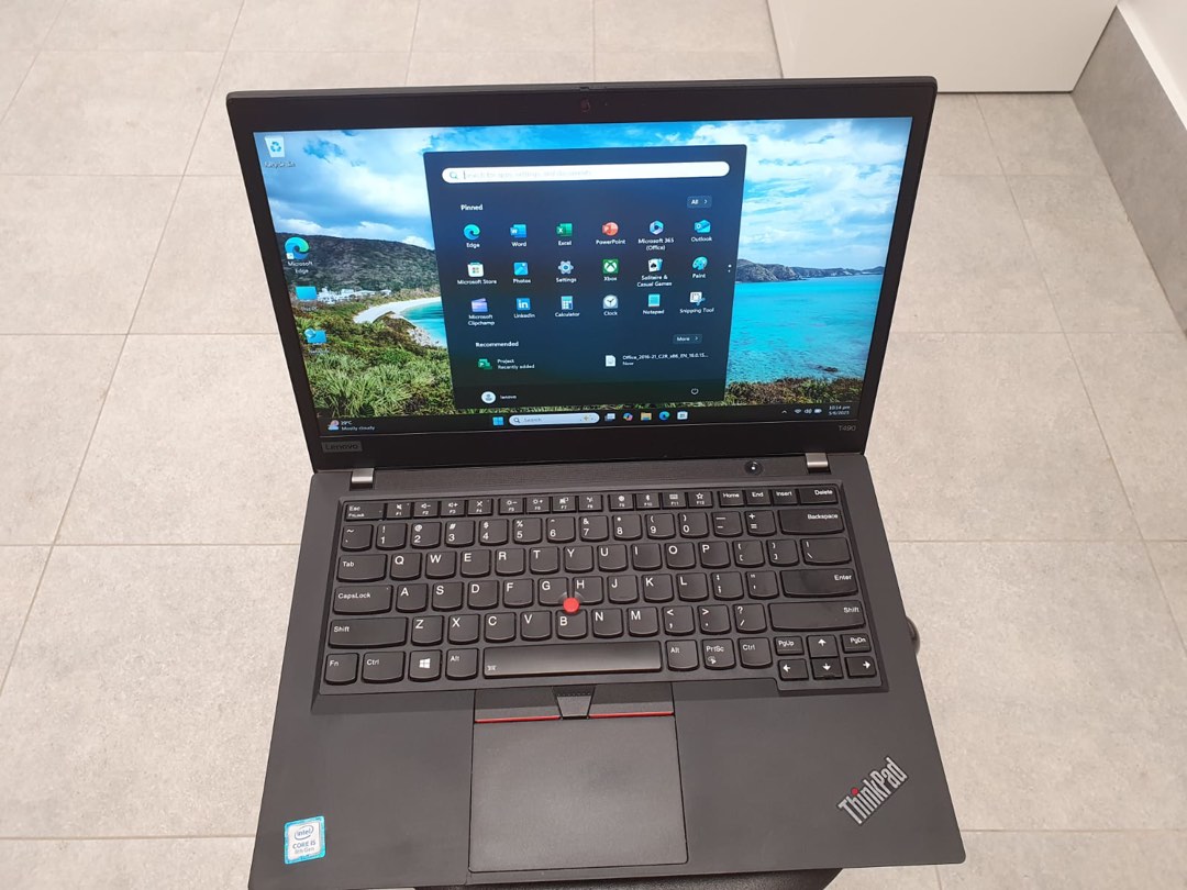 Lenovo ThinkPad Model T490 full HD display with backlight keyboard and ...
