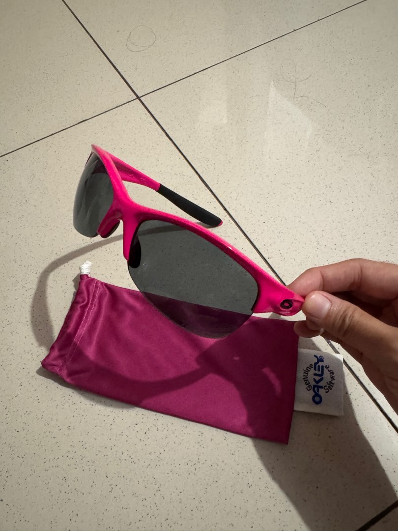 Oakley commit running, Men's Fashion, Watches & Accessories, Accessory holder, box & organisers ...