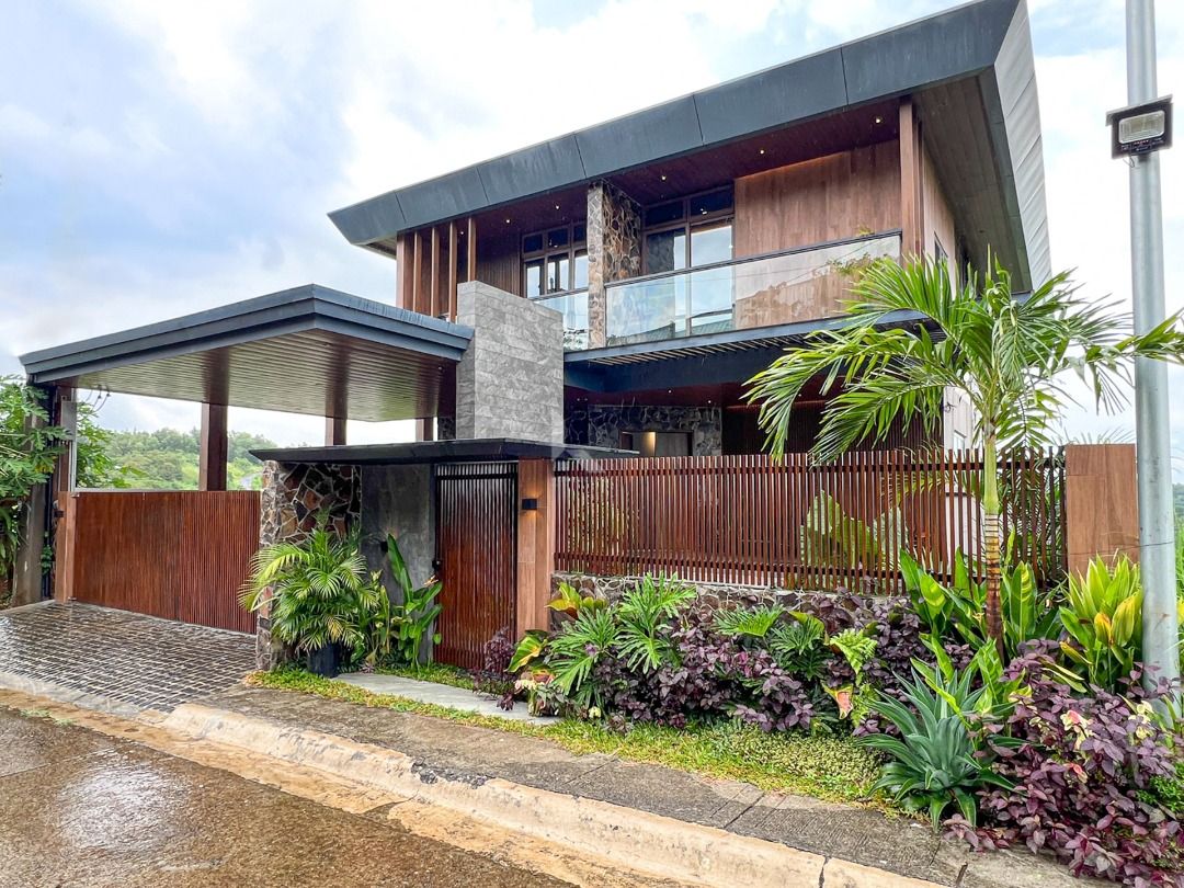 Overlooking Modern 5BR House in Eastland Heights Antipolo near Sun ...