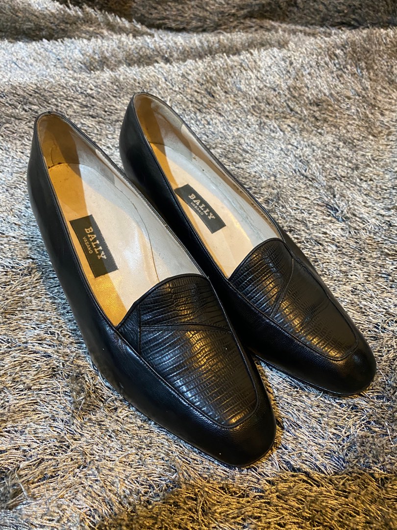 Sepatu bally, Fesyen Wanita, Sepatu di Carousell