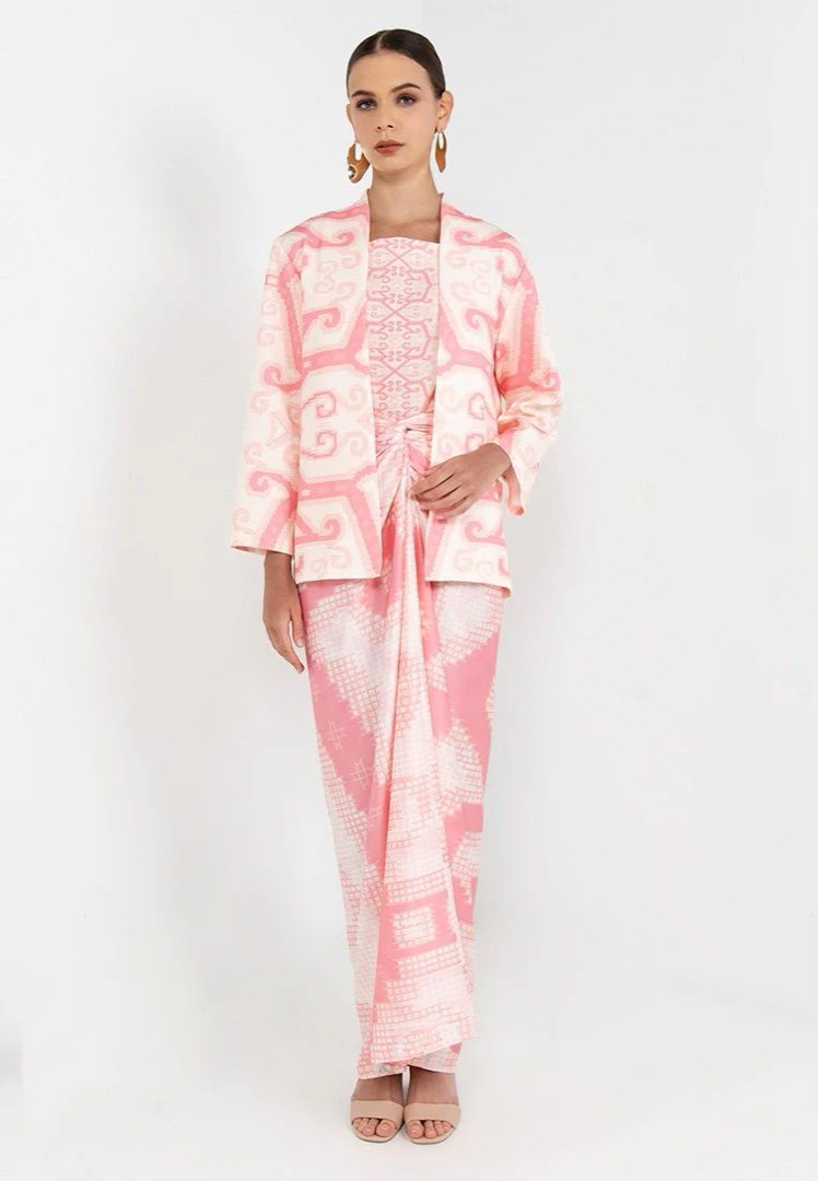 Tom abang saufi NITA Kebaya in Nude/Pink, Women's Fashion, Muslimah ...