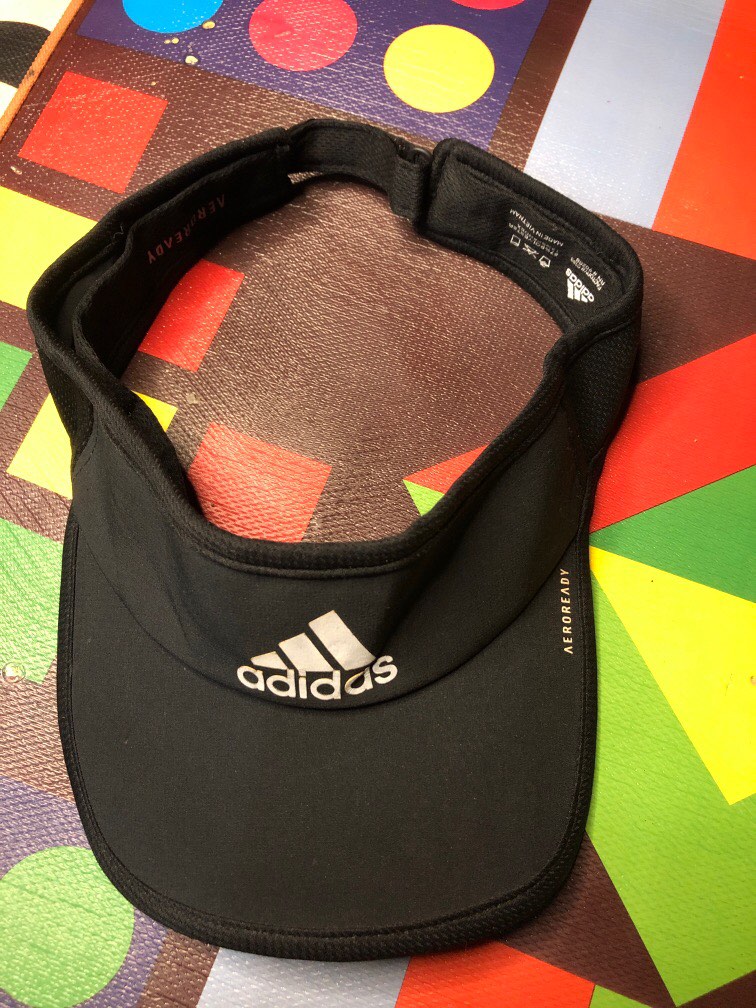 Topi bolong Adidas, Fesyen Pria, Aksesoris, Topi di Carousell