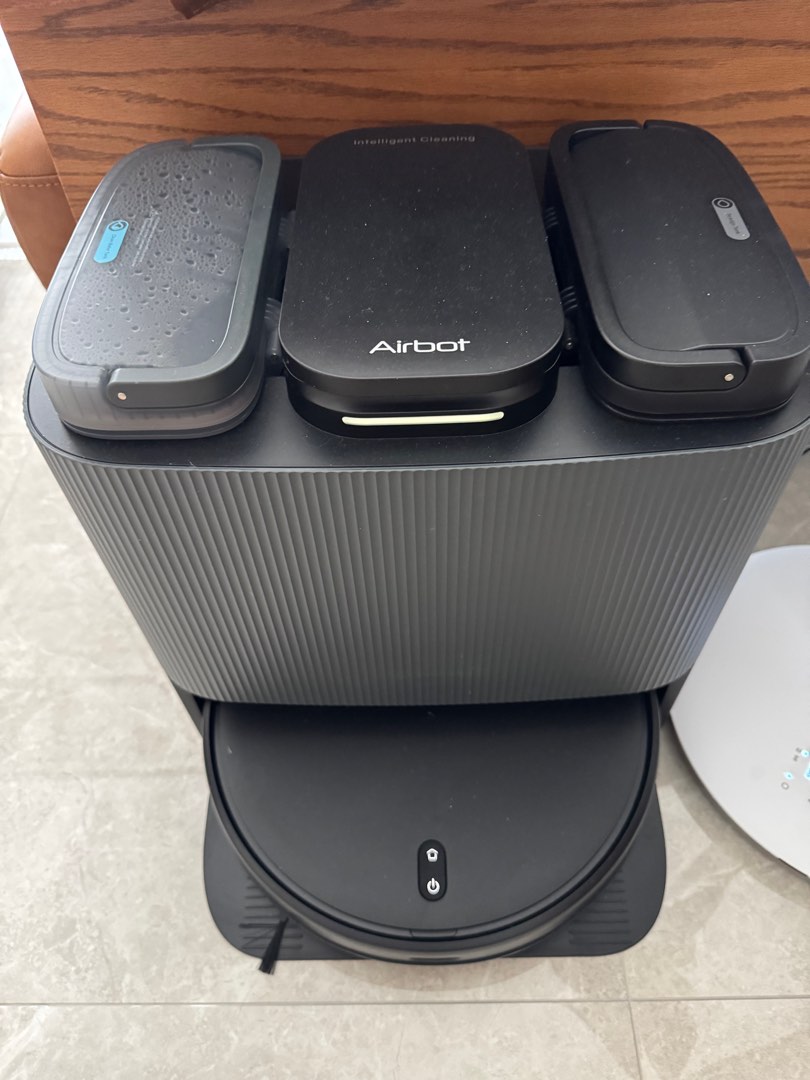 Airbot L108S Pro Ultra, TV & Home Appliances, Vacuum Cleaner & Housekeeping on Carousell