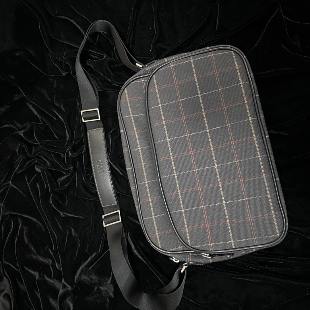 Daks Plaid Crossbody Bag, Luxury, Bags & Wallets on Carousell