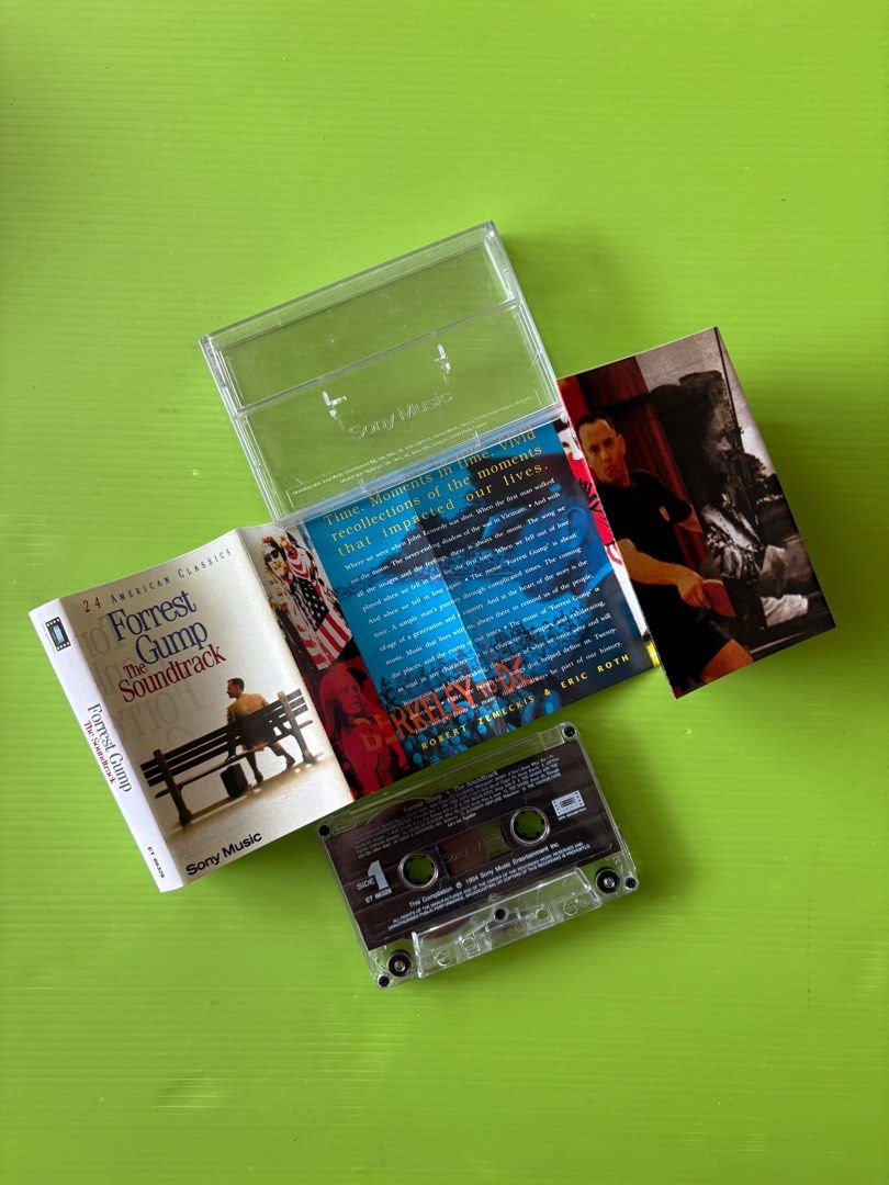 Kaset Forrest Gump The Soundtrack 24 American Classics Song by Elvis ...