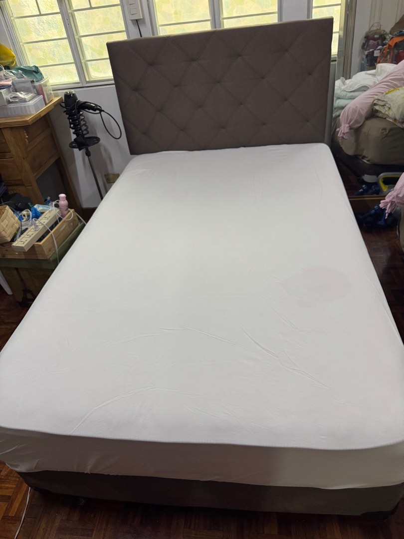 Mandaue Foam Queen Size Bed with Padding, Furniture & Home Living ...