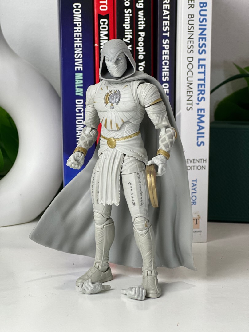 Marvel Legends Moon Knight Disney+, Hobbies & Toys, Toys & Games on ...
