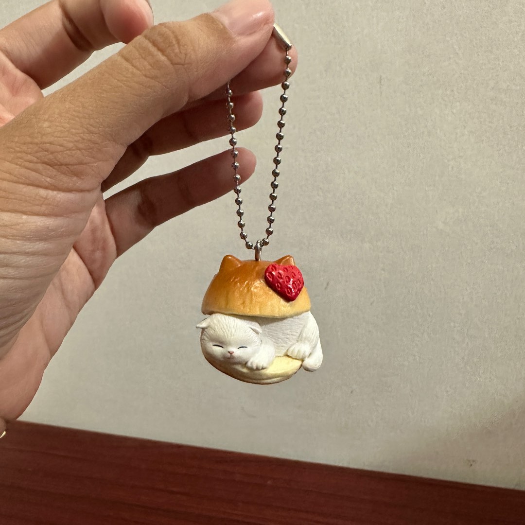 Mofusand White Cat Figure Pastry/Bread Series Keychain Charm, Hobbies ...