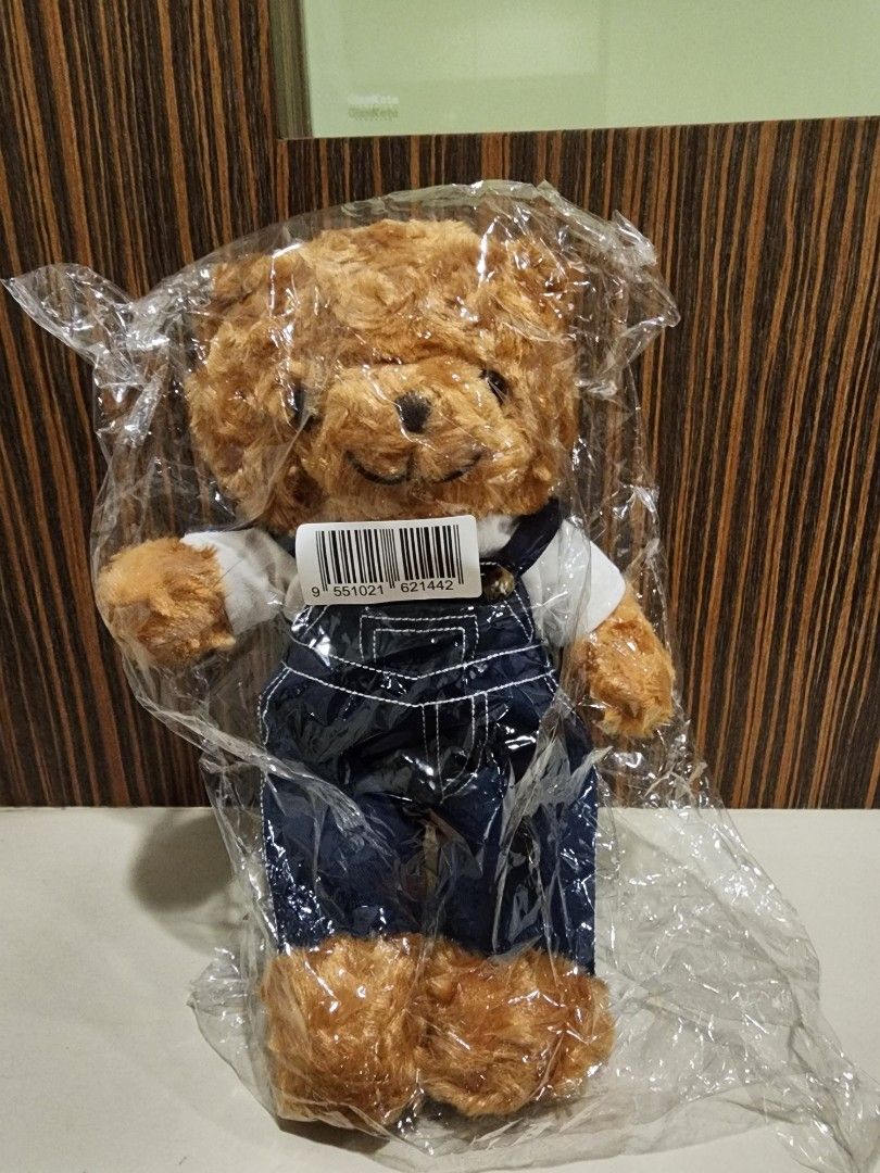 MY FamilyMart x ZUS Bear, Hobbies & Toys, Collectibles & Memorabilia ...
