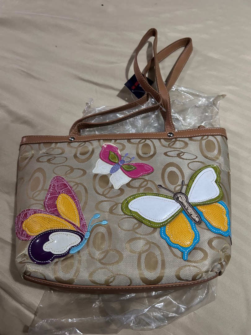 PAVERS - TOTE BAG, Women's Fashion, Bags & Wallets, Tote Bags on Carousell