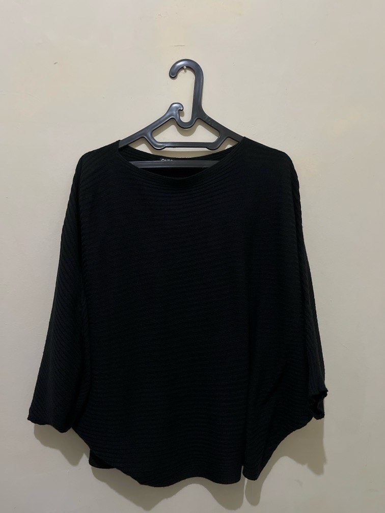Sweater Rajut Hitam, Fesyen Wanita, Pakaian Wanita, Atasan di Carousell