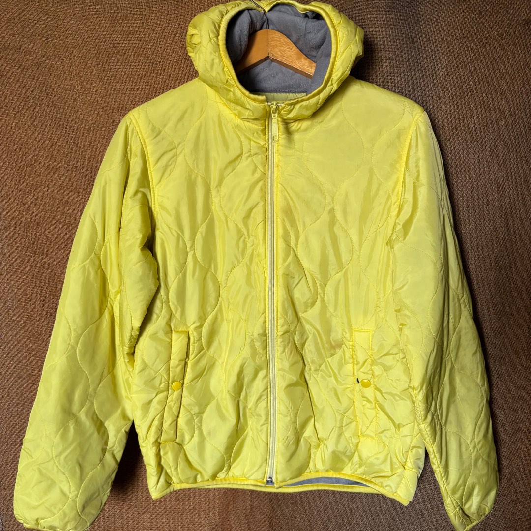 Uniqlo Shocking Yellow Puffer Jacket Man, Fesyen Pria, Pakaian , Baju ...