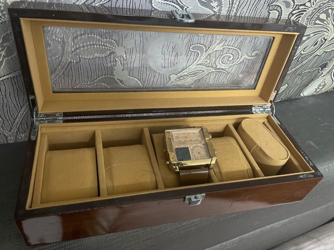 Watch Box, Men's Fashion, Watches & Accessories, Watches on Carousell