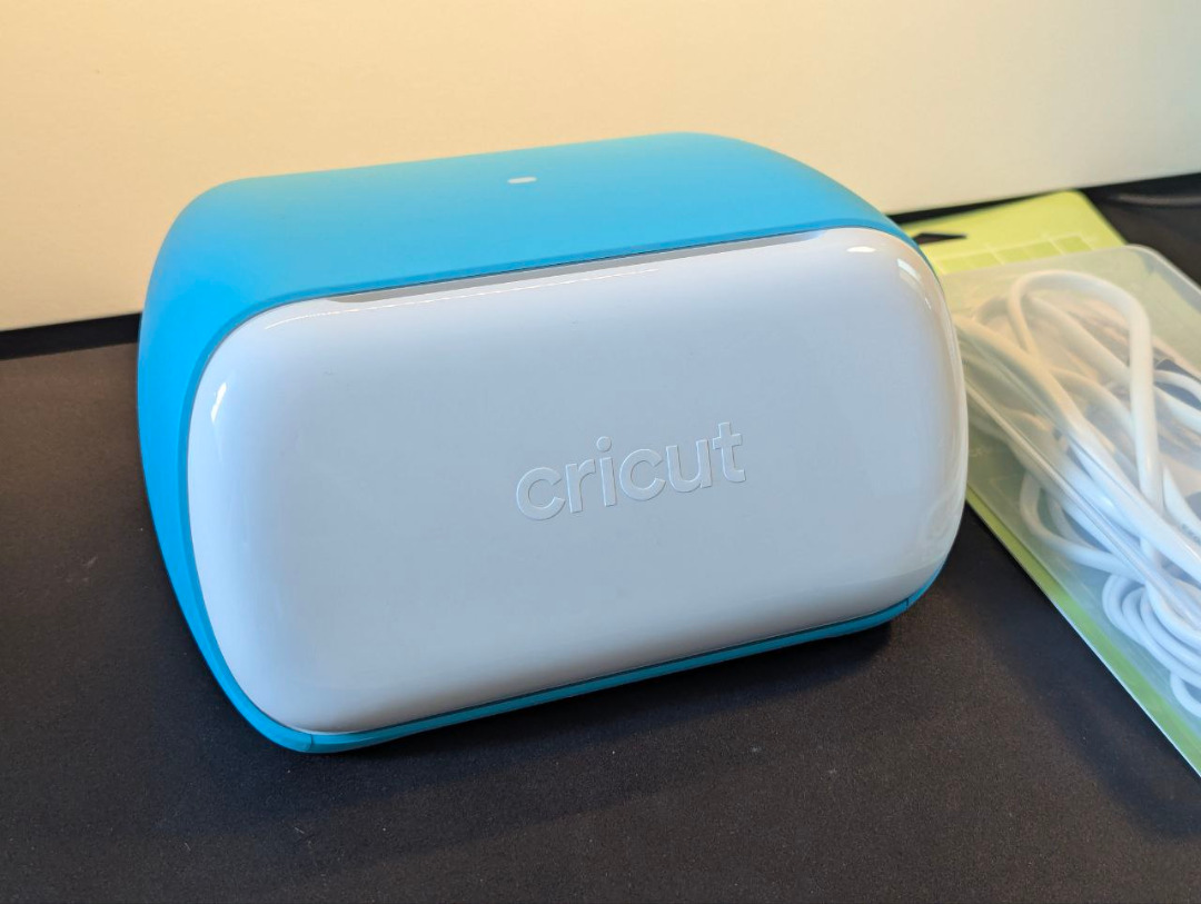 Cricut Joy Compact and Portable Cutting Machine, Hobbies & Toys ...