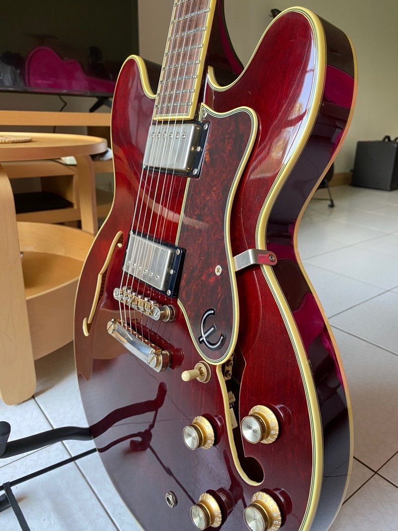 Epiphone Sheraton Ruby Red 2015, Hobbies & Toys, Music & Media, Musical ...