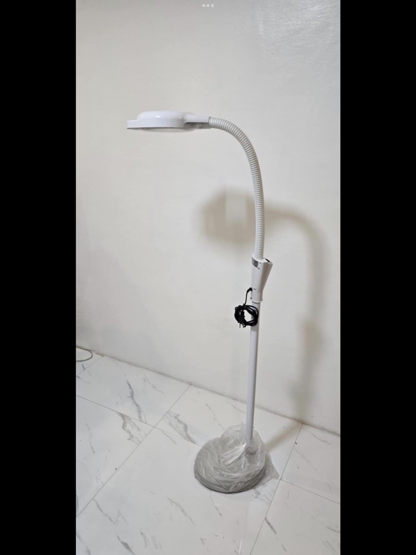 Facial Lamp, Beauty & Personal Care, Face, Face Care on Carousell