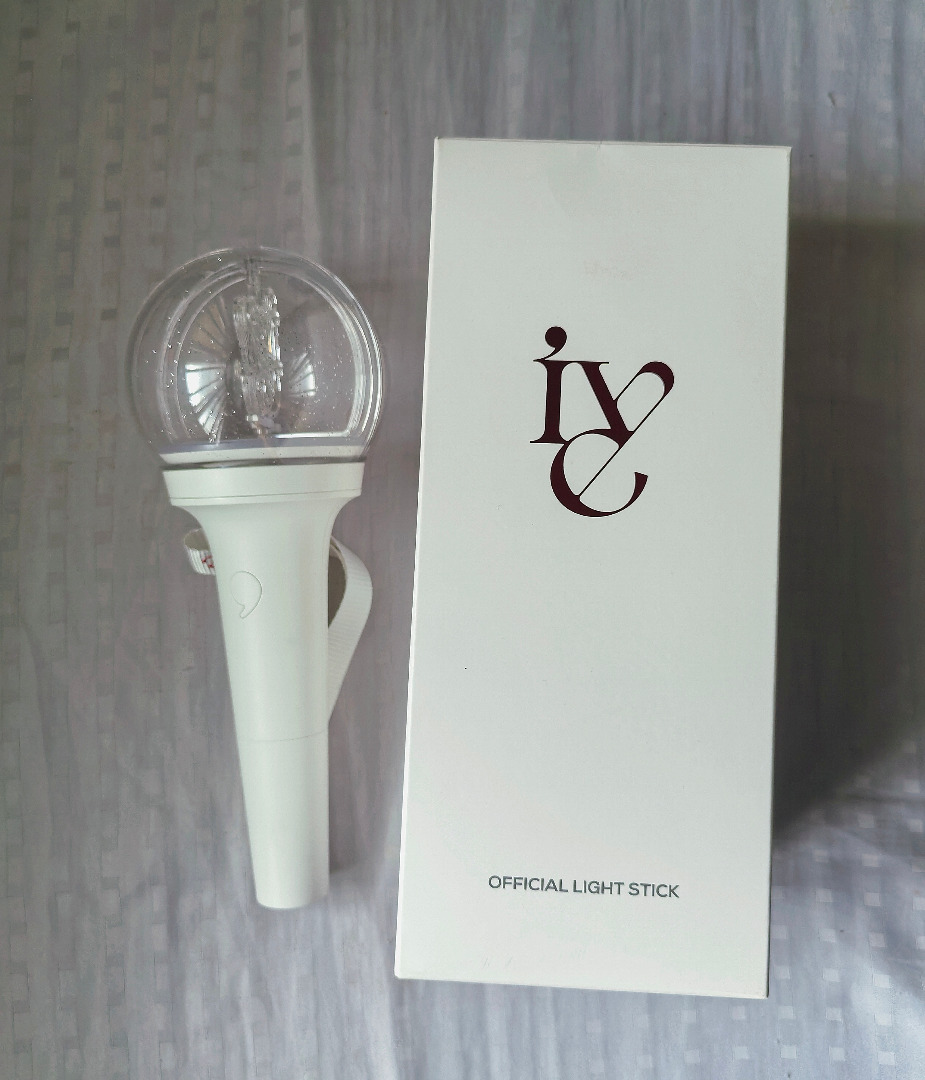 Ive Official lightstick Ver 1, Hobbies & Toys, Music & Media, Music ...