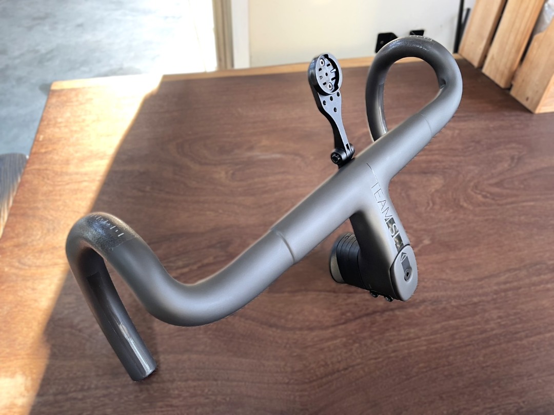 ~騎車趣~MERIDA TEAM SL 碳纖維一體式 空力把手 一體車把, 體育器材, 自行車及配件, 單車在旋轉拍賣