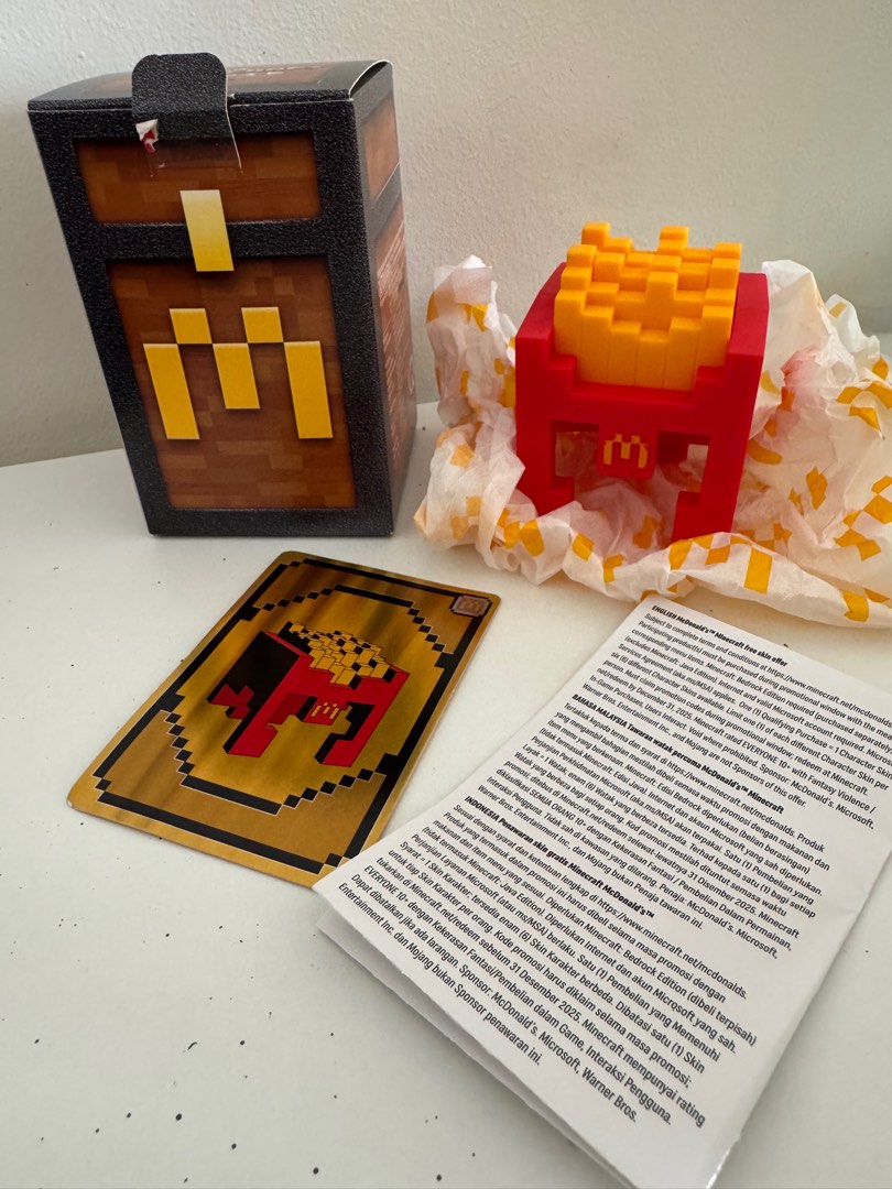 Minecraft movie blind box fries, Hobbies & Toys, Memorabilia ...