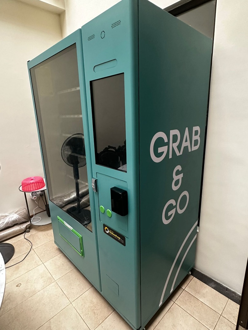 Smart Vending Machine with Chiller & Touch Screen, Everything Else on ...