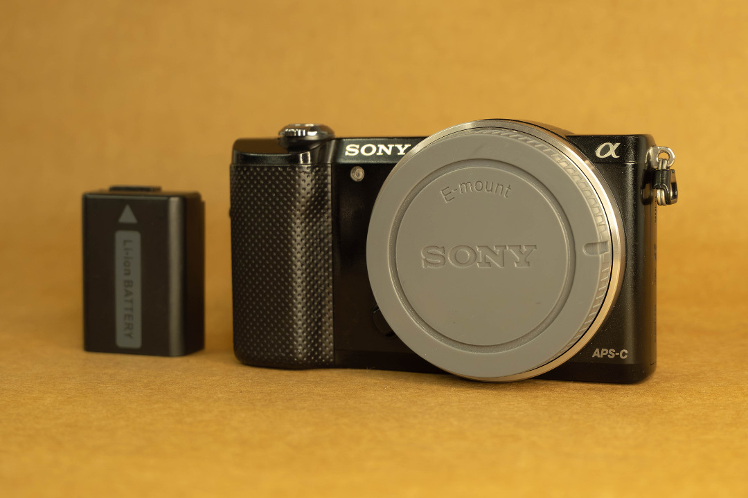 Sony Alpha A5000 Mirrorless Camera, Photography, Cameras on Carousell