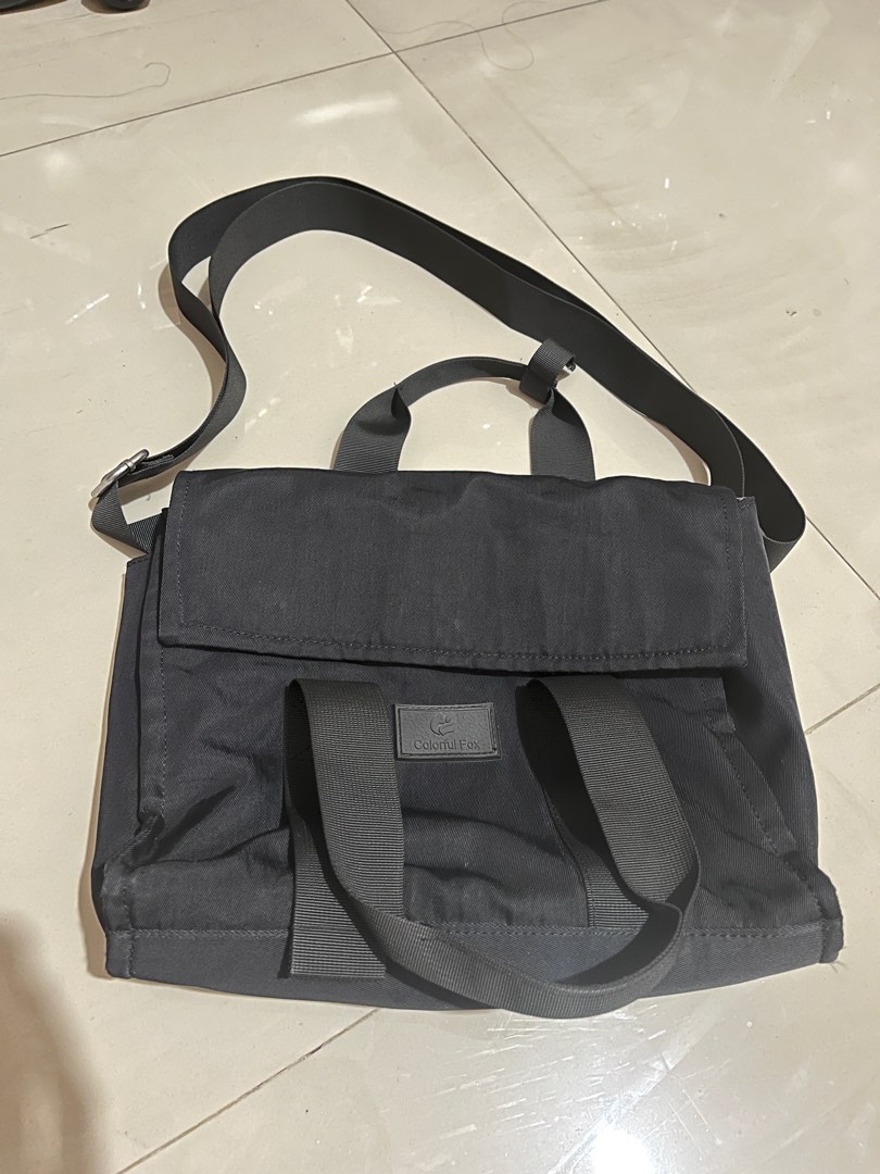 Tas colourfulfox hitam, Fesyen Wanita, Tas & Dompet di Carousell