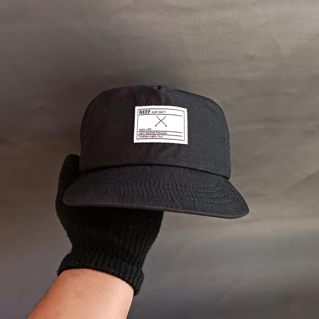Topi Simple Cap REEF Nilon Hitam, Fesyen Pria, Aksesoris, Topi di Carousell