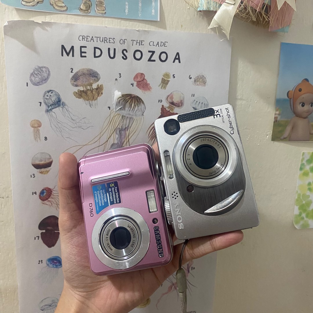 untested camera bundle (sony cybershot / samsung), Photography, Cameras ...