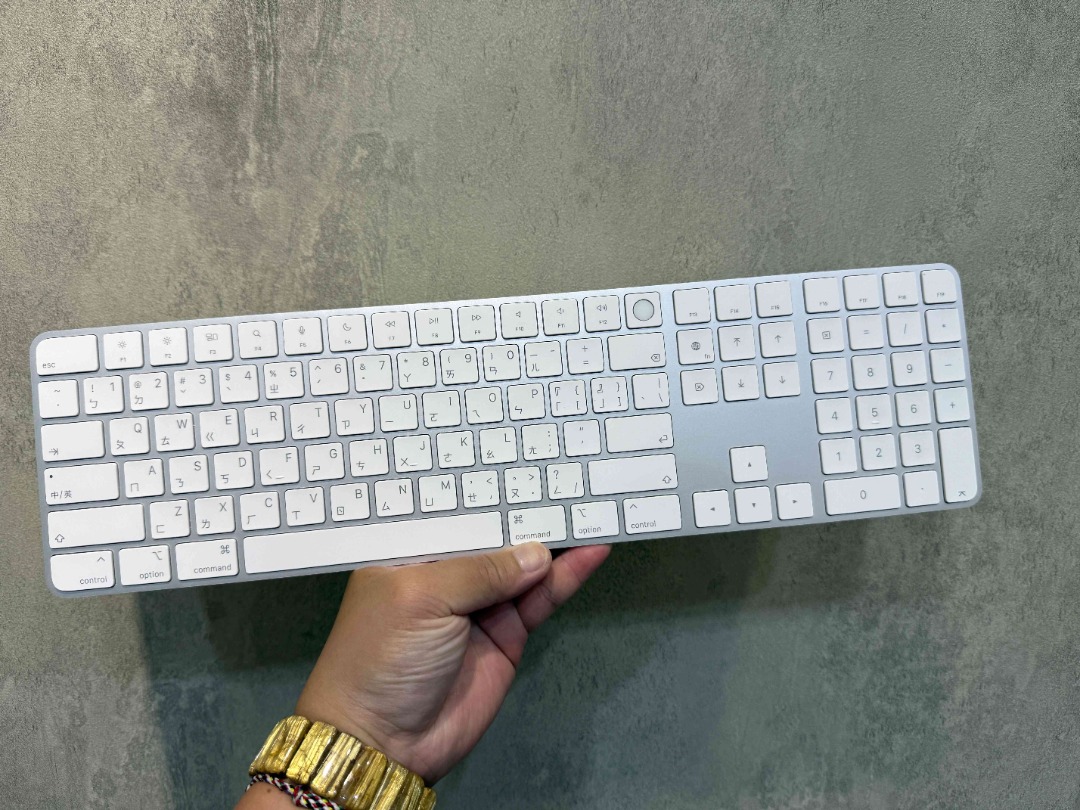 極新 Apple Magic Keyboard 無線長巧控鍵盤 A2520 白色 繁體中文 含TouchID 只要3900 !!!, 電腦及 ...