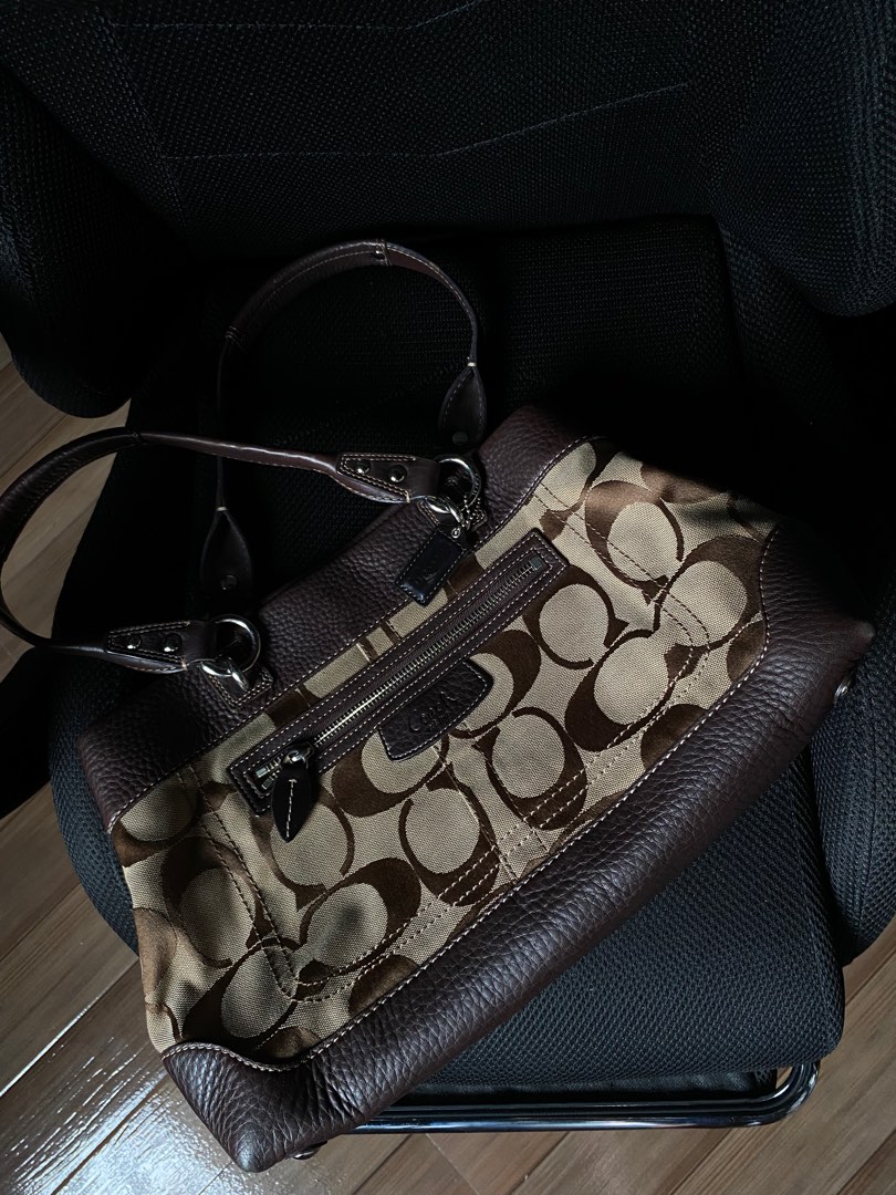 Coach signature p3nelope bag, Luxury, Bags & Wallets on Carousell