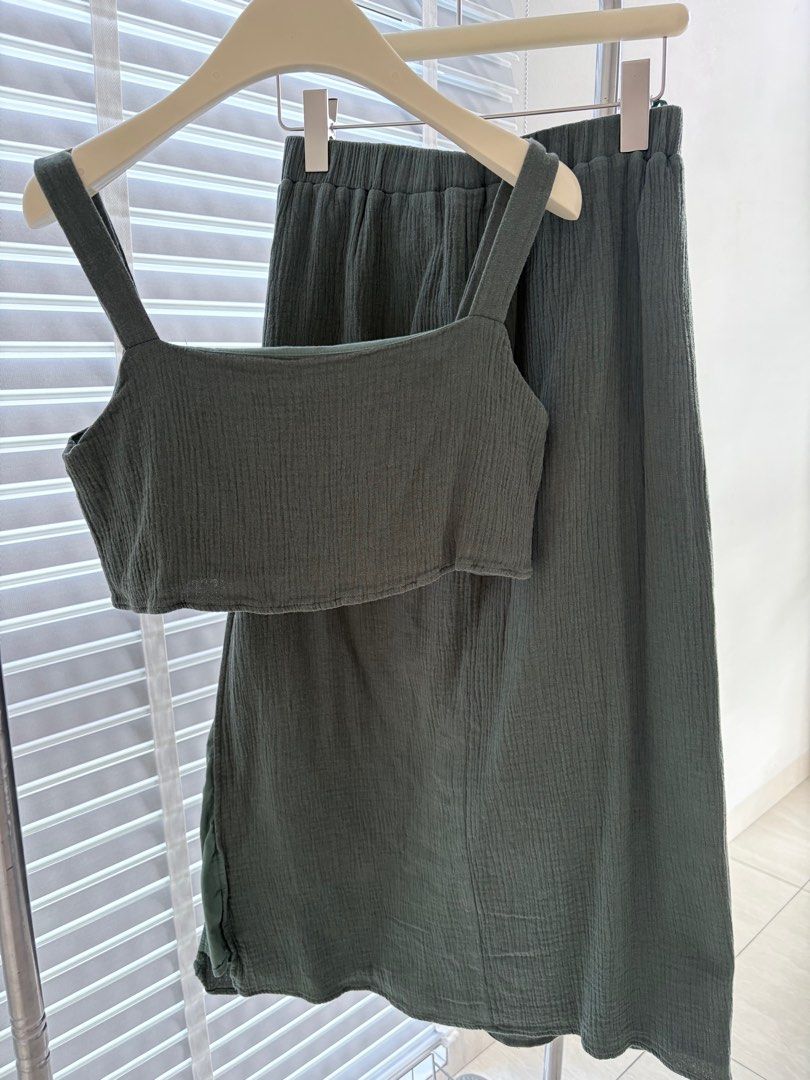 Doublewoot Set Wear in Green, Women's Fashion, Dresses & Sets, Sets or ...