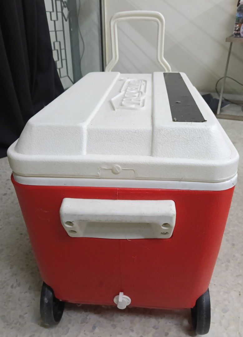 Ice box 40L cooler with wheels, Furniture & Home Living, Furniture ...