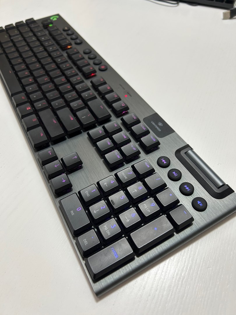 Logitech g913 keyboard 電競 鍵盤, 電腦＆科技, 電腦周邊及配件, 電腦鍵盤及相關產品 - Carousell