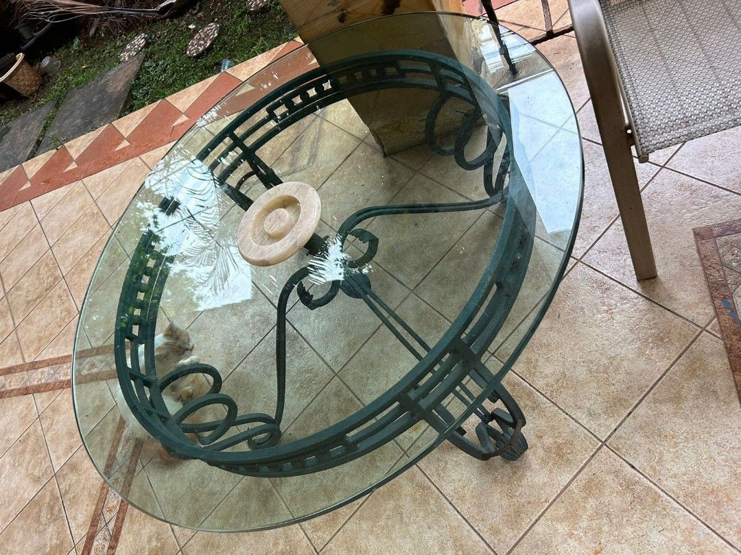 Meja besi tebal berat, Perabotan Rumah di Carousell