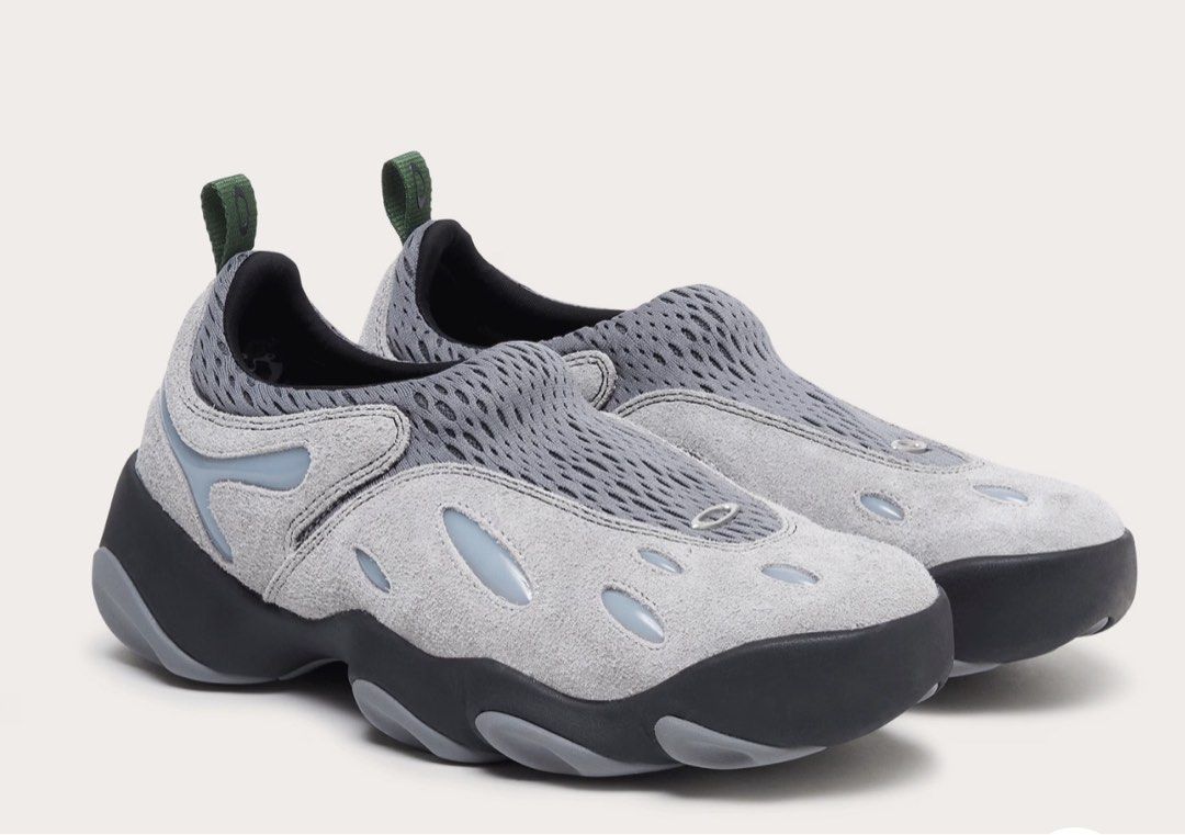 全日本限量！Oakley x Brain Dead Factory Team Flesh , 他的時尚, 鞋類, 運動鞋、球鞋在旋轉拍賣