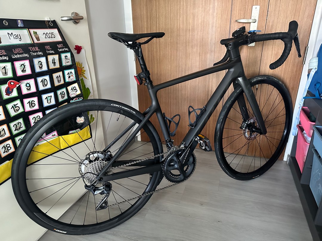 Scott Addict 20 Disc Carbon Black XS, Sports Equipment, Bicycles ...